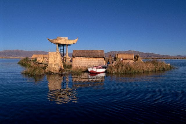 Isla de los Uros, Peru : SobreTurismo